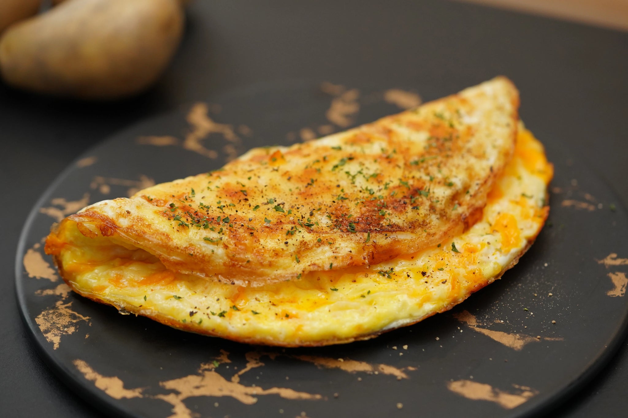 Potato Cheese Omelette: Crispy Potato Base with Cheesy Eggs ...